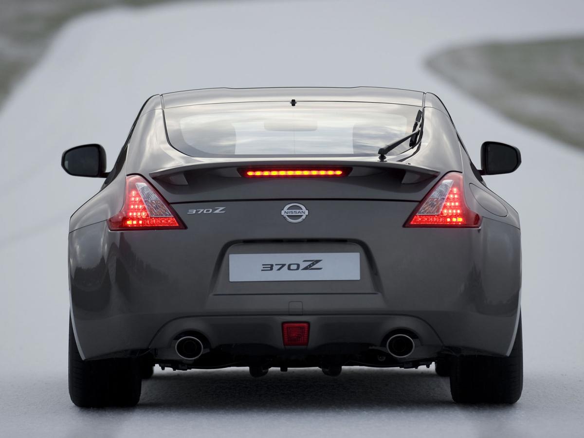 Nissan 370Z technical specifications and fuel economy